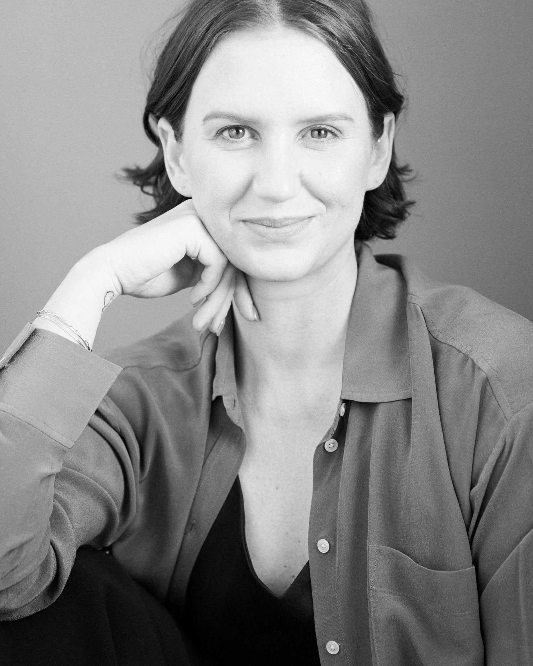 Biography: Laura Aiken - Laura Aiken